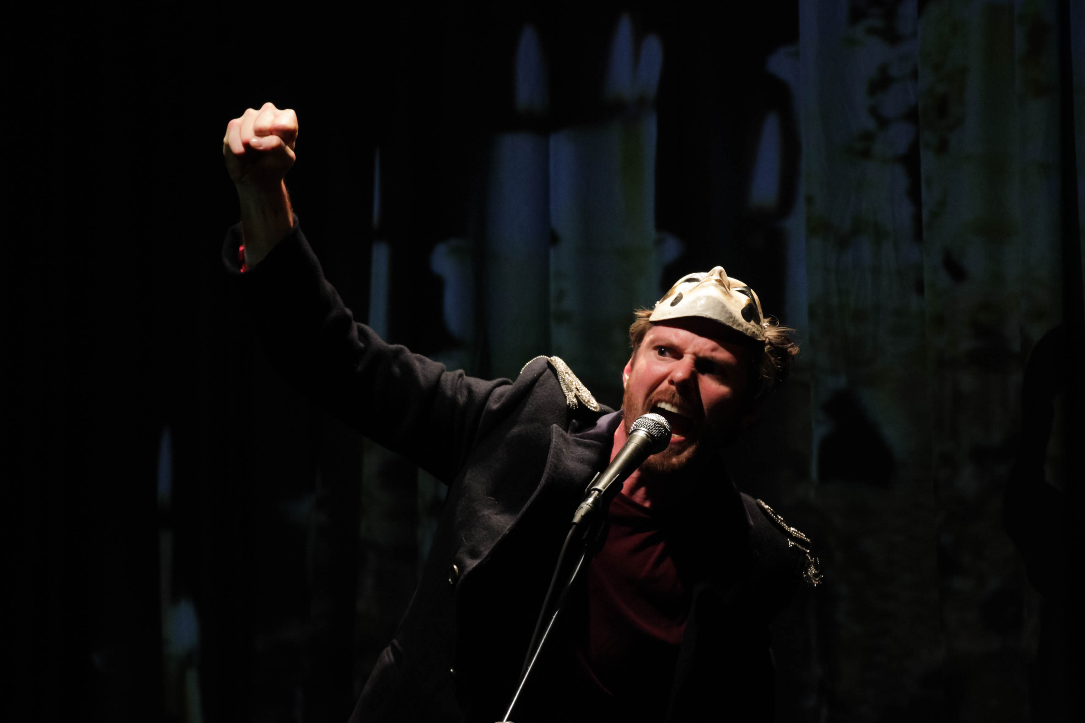 Acting – Oliver Bennett